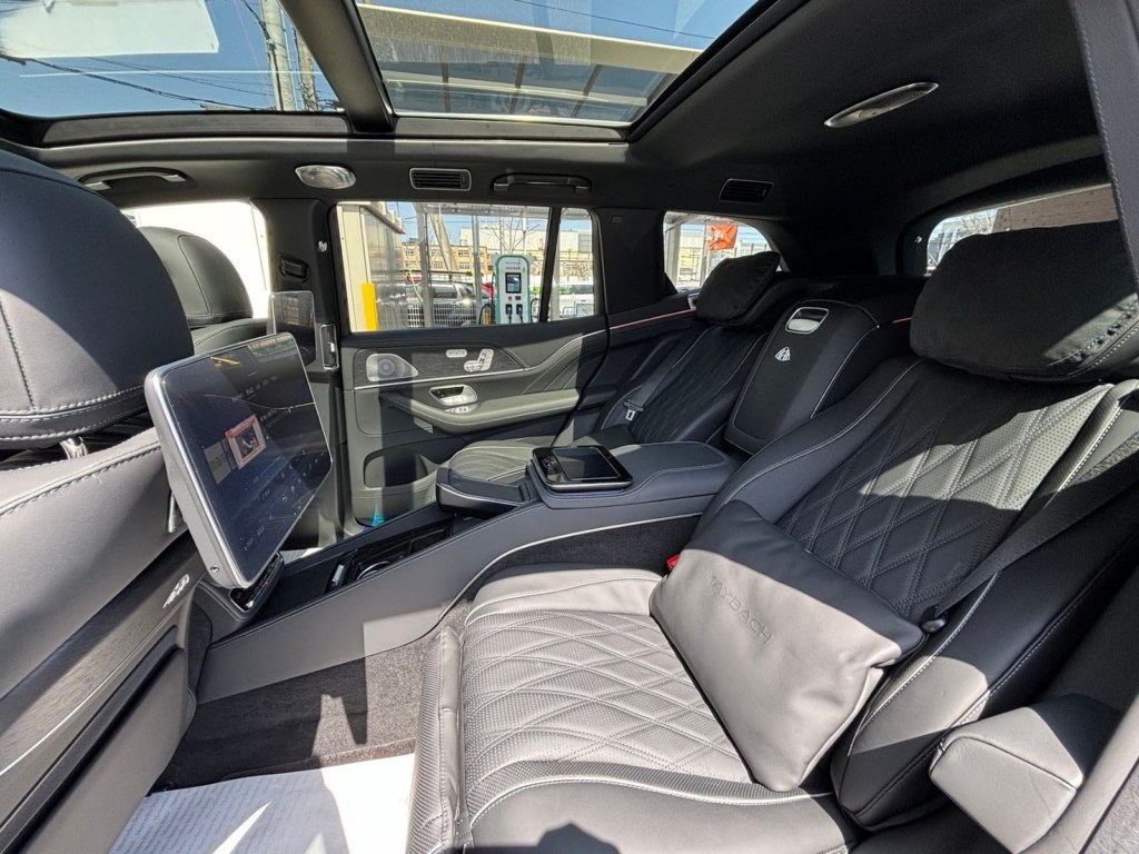 The 2024 Mercedes-Maybach GLS by Japan Royal Service
