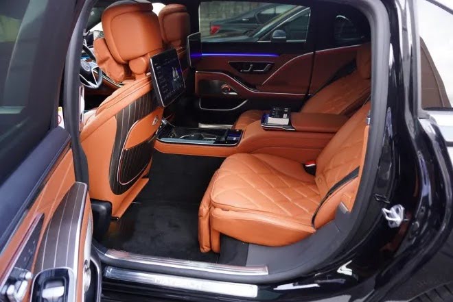 Ultra-luxury vehicle : Mercedes-Maybach S-Class | JRS